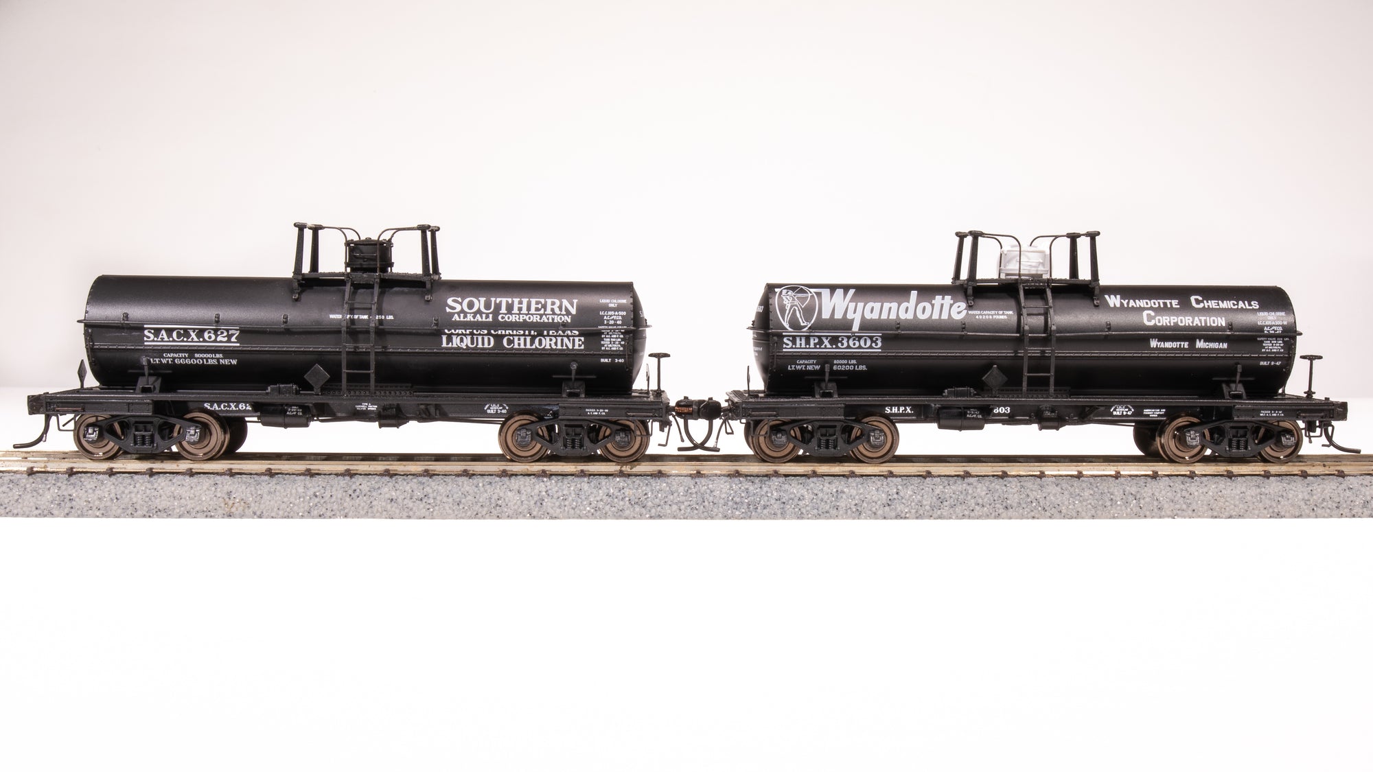 7664 6000 Gallon Tank, Early 1950's Variety 2-pack B, HO (Southern Alk