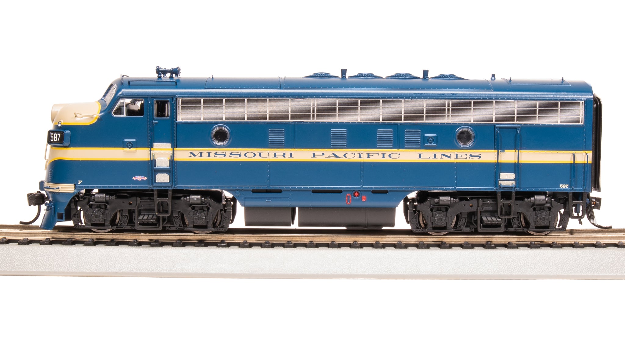 8310 EMD F7A, MP 587, Eagle Scheme, No-Sound / DCC-Ready, HO
