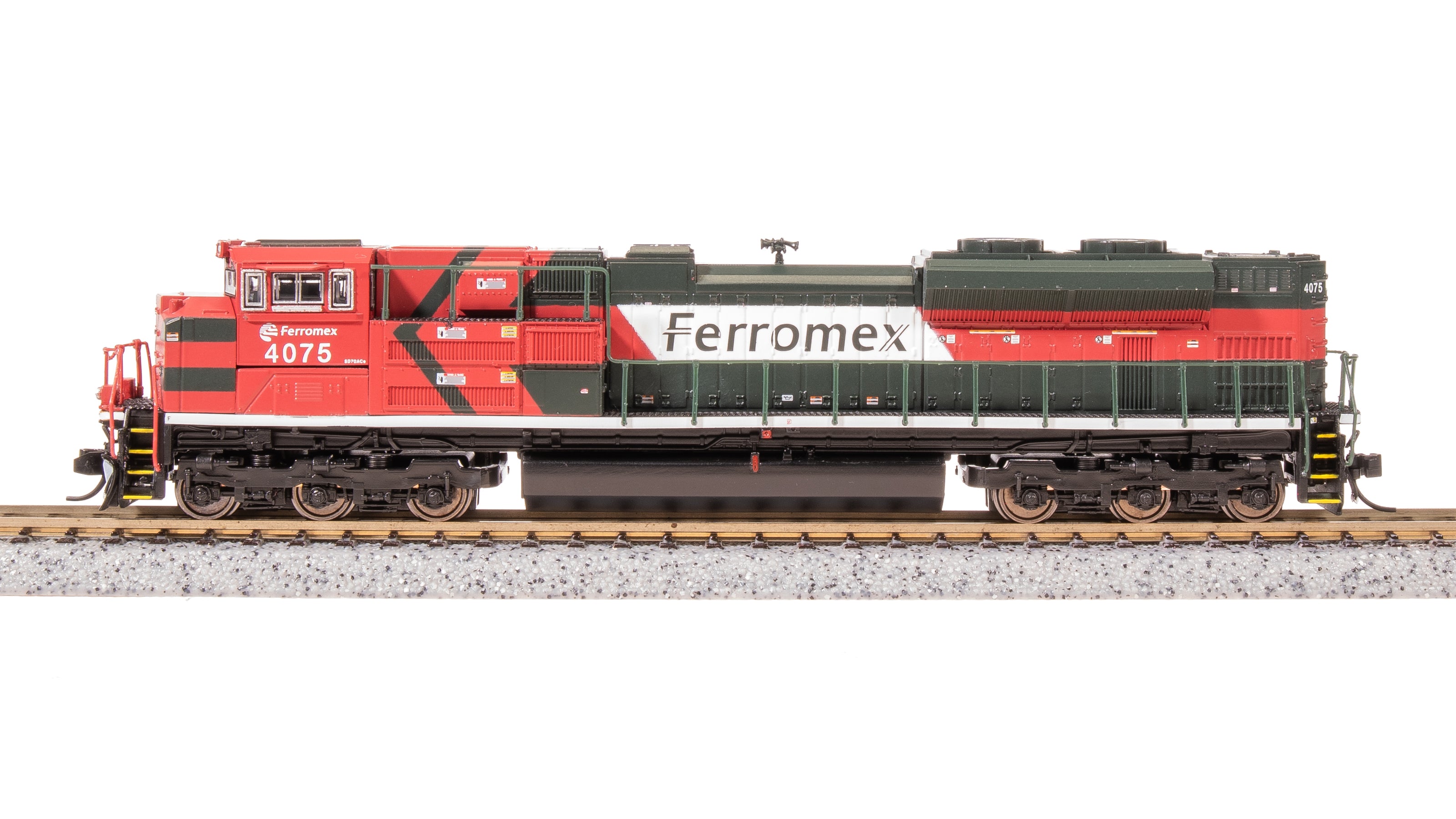 8421 EMD SD70ACe, Ferromex 4088, Paragon4 Sound/DC/DCC, N