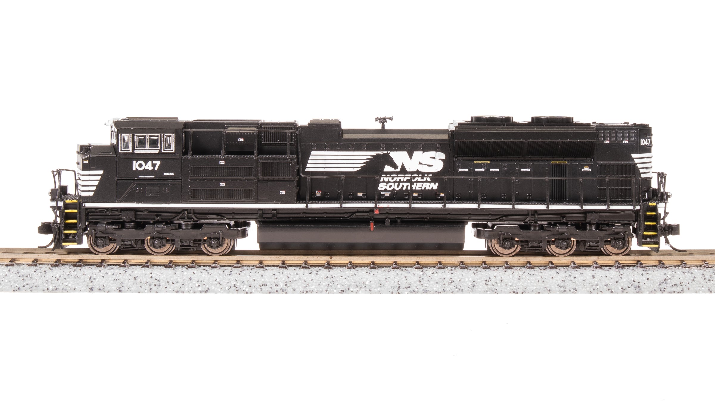 8436 EMD SD70ACe, NS 1047, No-Sound / DCC-Ready, N