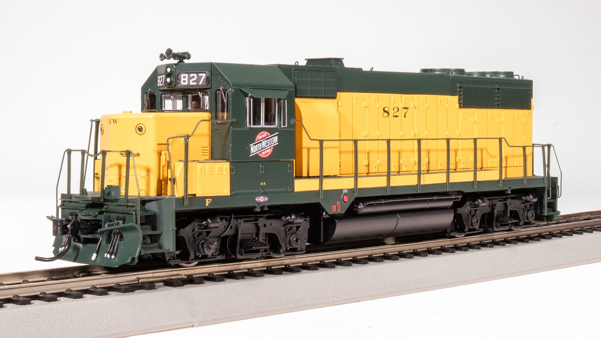 8891 EMD GP35, CNW 833, Green & Yellow, Paragon4 Sound/DC/DCC, HO